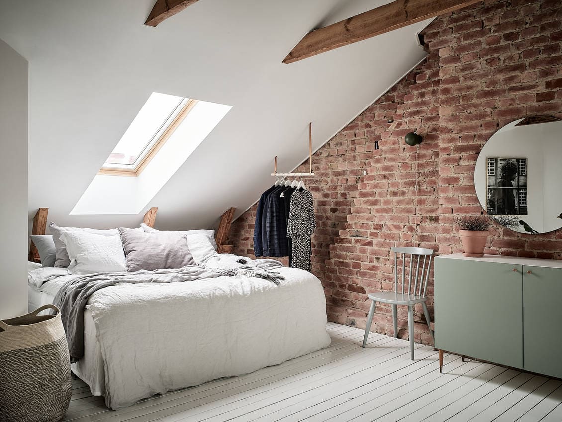 13 Exposed Brick Bedroom Ideas for a Subtle Industrial Style - COCO ...