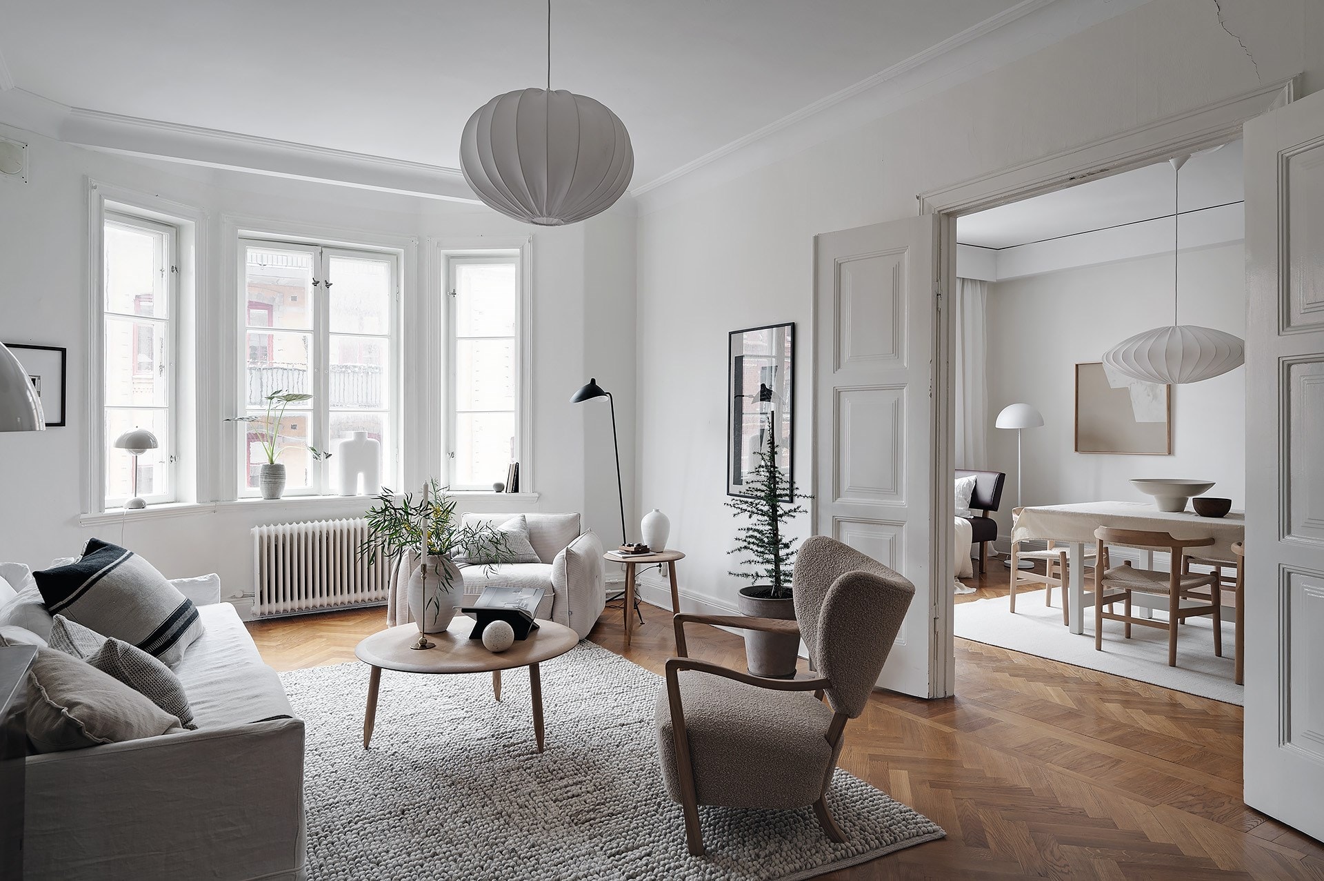 Beautiful apartment with a modest color palette - COCO LAPINE ...